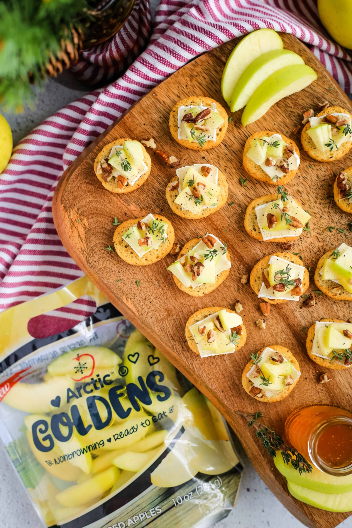 Apple Brie Crostini Appetizers with Arctic Apples - Street Smart Nutrition