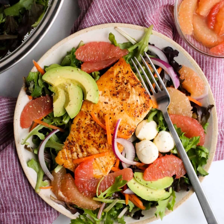 Simple Grapefruit Salad with Salmon | Street Smart Nutrition