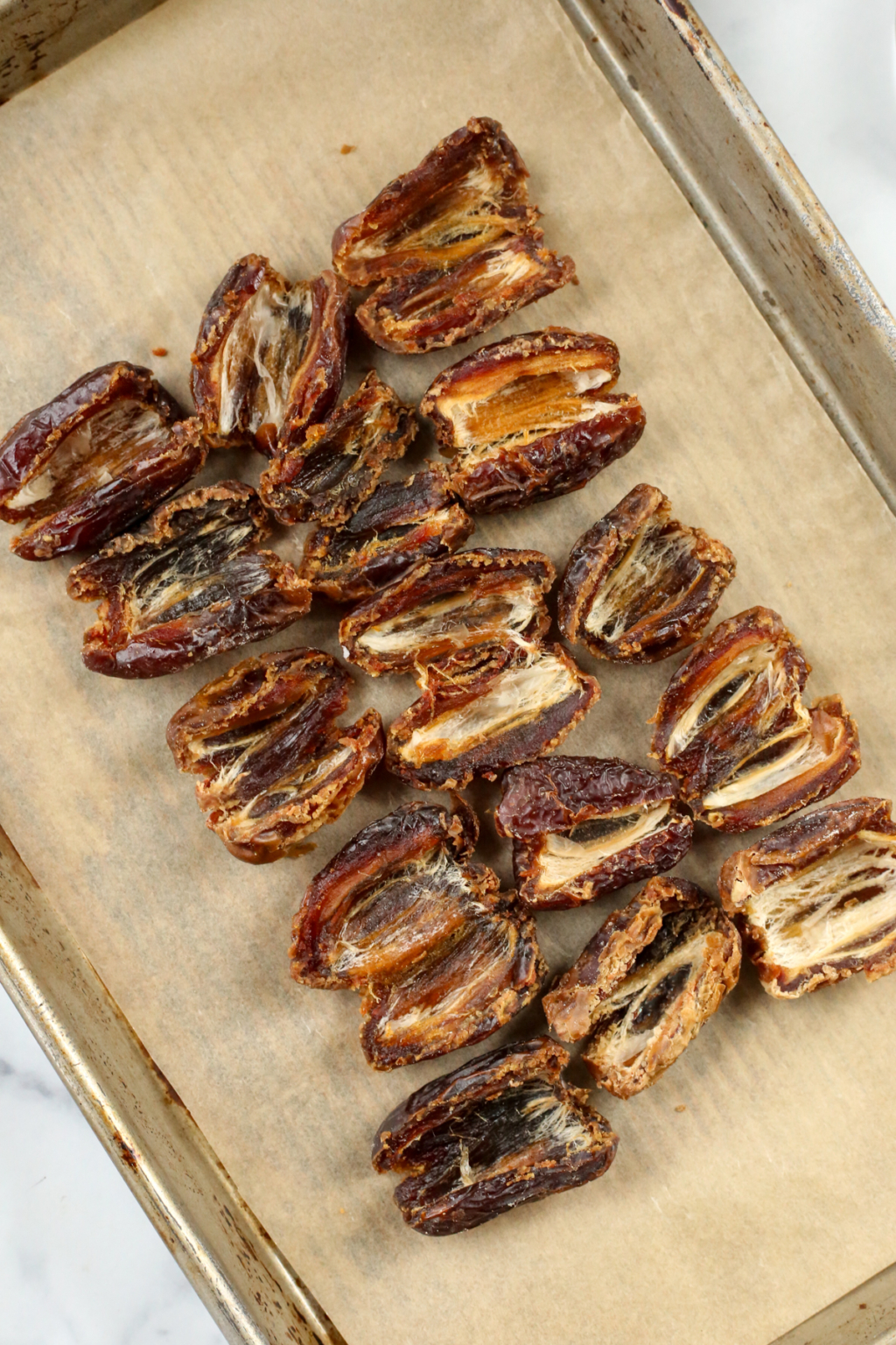 Easy 5-Ingredient Date Bark (No Bake Recipe)